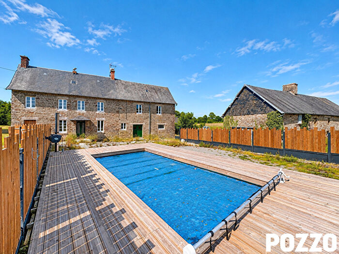 Maison 6 pièces à Saint-Sauveur-la-Pommeraye, à vendre