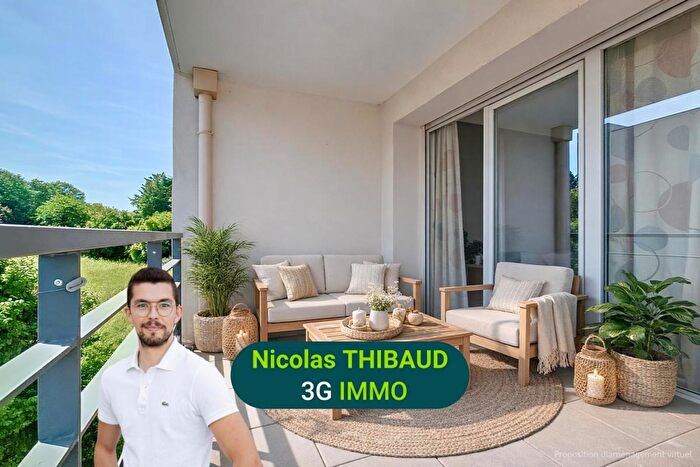 Appartement à vendre - Vénissieux, Centre-ville - 2 pièces - 1 chambre