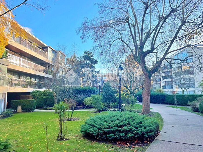 Appartement à vendre - Rocquencourt - 3 pièces - 2 chambres