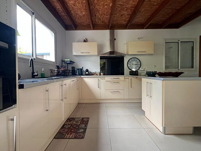 Appartement à louer - Saint-Pierre, Mont Vert les Hauts, Bérive, Les Chênes - 4 pièces - 3 chambres