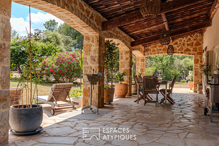 Maison 7 pièces à Aups, à vendre