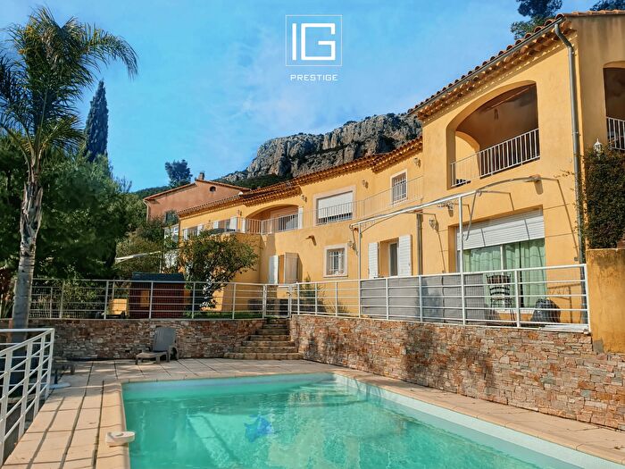 Maison à vendre - Toulon, La Chapelle, Saint-André - 10 pièces - 3 chambres