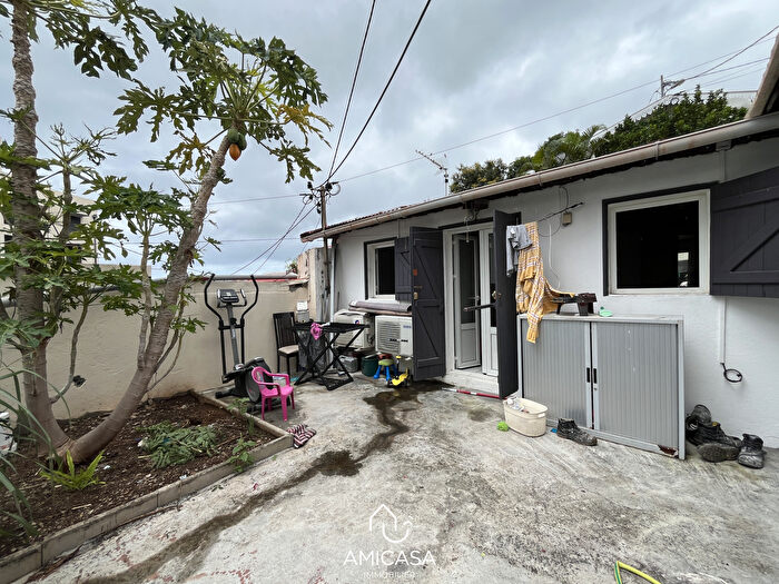 Maison à vendre - Saint-Denis, Bellepierre - 3 pièces - 2 chambres