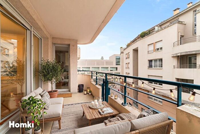 Villeurbanne, Les Poulettes : Appartement 5 pièces à vendre