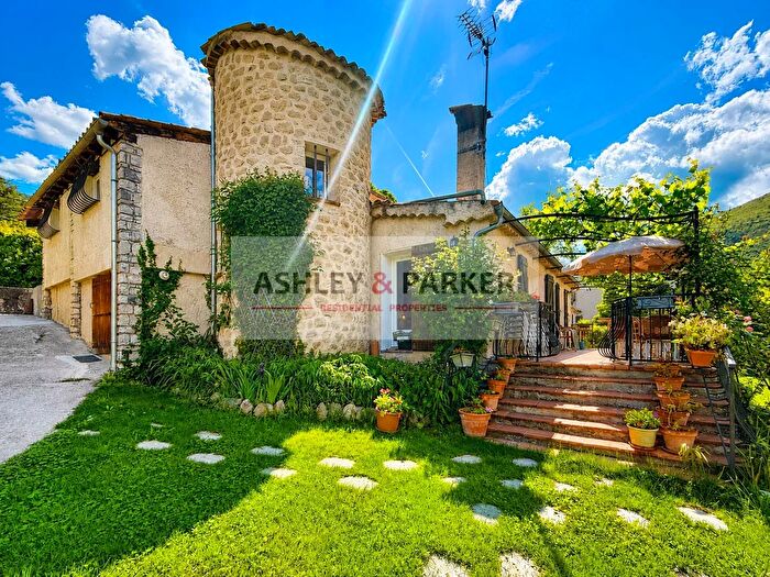 Maison 6 pièces à vendre à Entrevaux