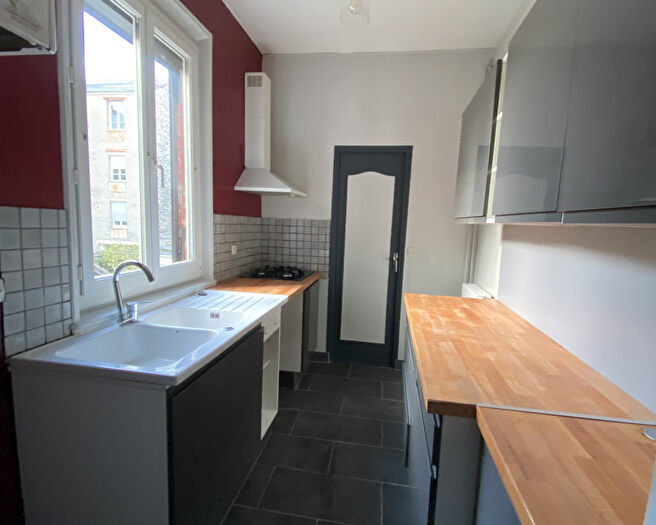 Appartement à louer - Reims, Centre-ville - 3 pièces - 2 chambres