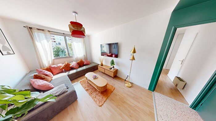 Appartement à louer - Ferrandière Maisons-Neuves, Villeurbanne - 6 pièces - 5 chambres