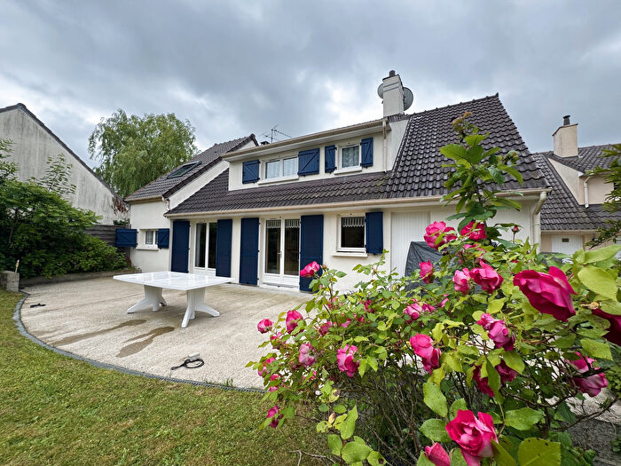 Maison à vendre - Saint-Witz - 5 pièces - 4 chambres