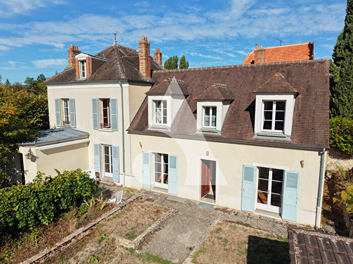 La Ferté-Alais : Maison 9 pièces à vendre