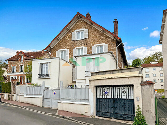Juvisy-sur-Orge, Centre-ville, Entrevoies, Seine : Appartement 2 pièces à vendre