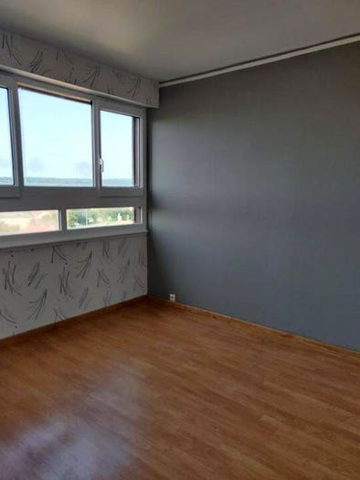 Gare Nord et Ouest, Charleville-Mézières - Appartement 4 pièces à louer
