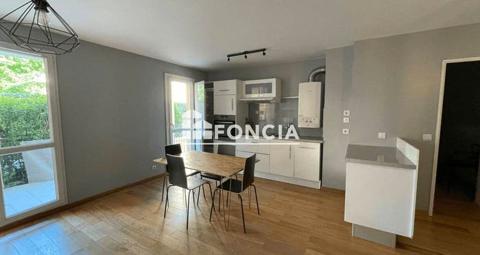 Appartement 2 pièces à louer - Est Nord Ouest Sud, Émerainville