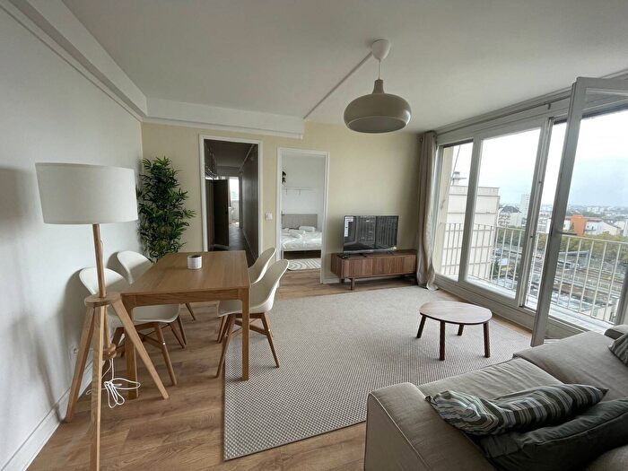 Appartement à louer - Bourgogne-Pasteur, Orléans - 5 pièces - 4 chambres