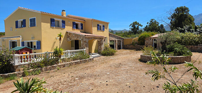 Maison 10 pièces à Calenzana, à vendre