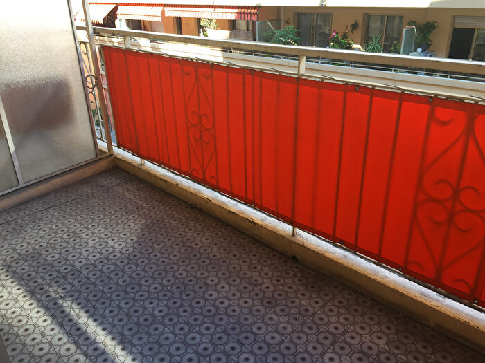 Appartement à louer - Nice, Garibaldi - 1 pièce