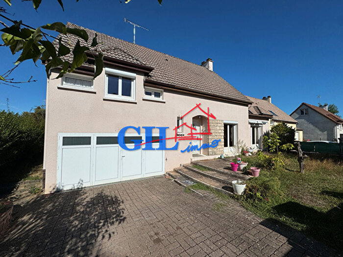 Vert-Saint-Denis : Maison 6 pièces à vendre