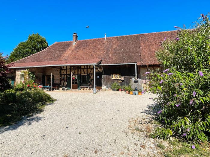 Saint-Germain-du-Bois : Maison 5 pièces à vendre