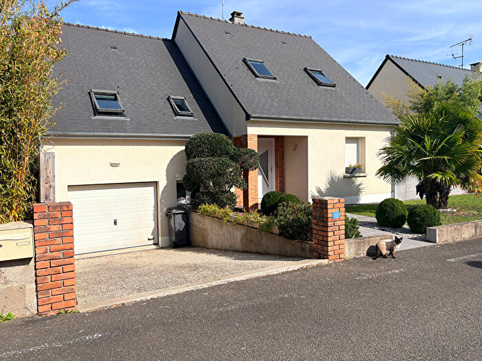 Maison à vendre - Saint-Berthevin - 5 pièces - 4 chambres