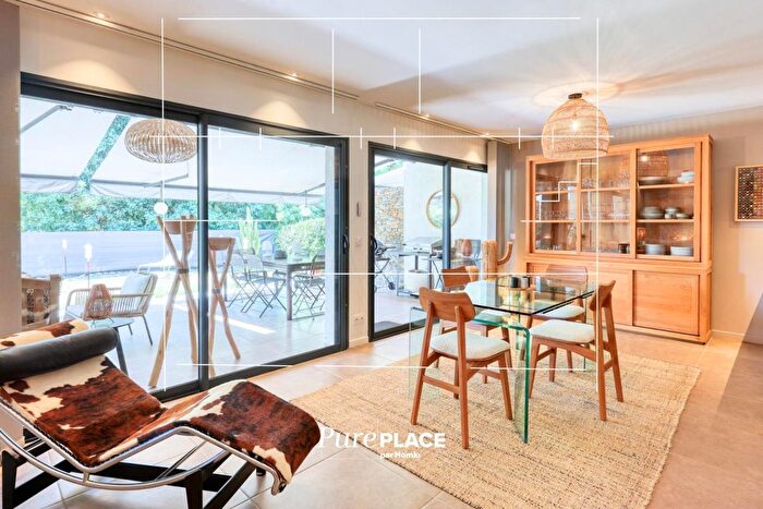 Appartement à vendre - Rayol-Canadel-sur-Mer - 4 pièces - 3 chambres