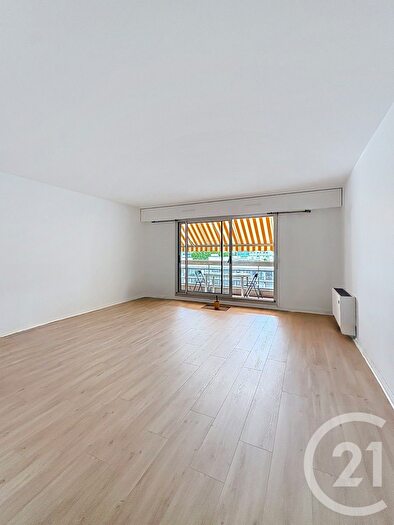 Appartement 4 pièces à louer - Courbevoie, Hôtel de ville