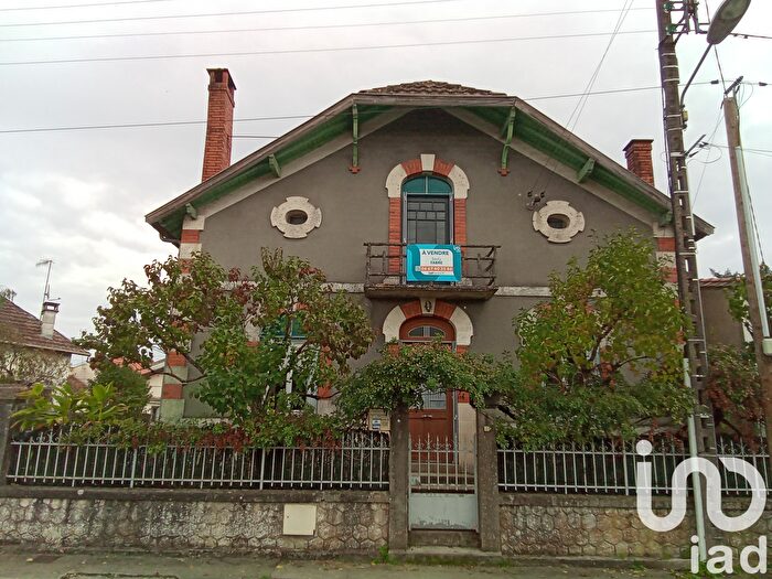 Maison à vendre - Montpon-Ménestérol - 6 pièces - 3 chambres