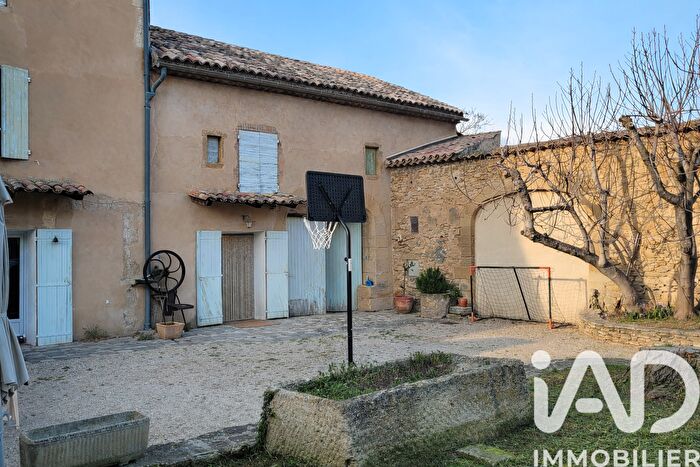 Maison à vendre - Robion - 7 pièces - 3 chambres