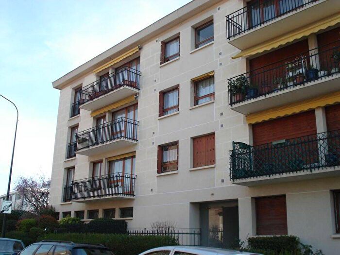 Appartement 1 pièce à louer - La Faiencerie-Le Clos Saint Cyr, Bourg-la-Reine