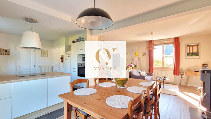 Maison à vendre - Châteaugiron - 8 pièces - 4 chambres