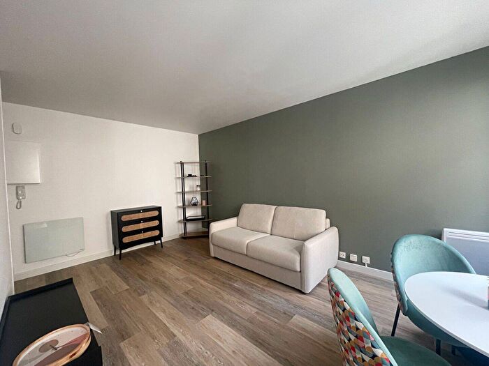 Appartement 1 pièce à Haute Ville-Basse Ville, Chartres, à louer