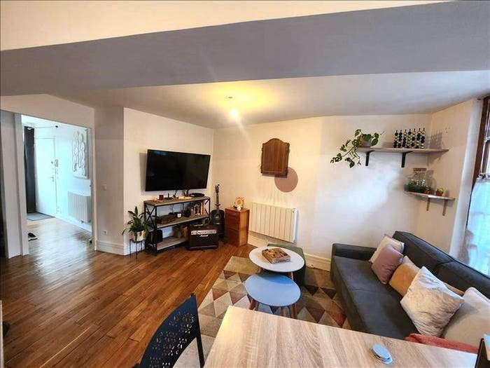 Centre Ville, Crépy-en-Valois : Appartement 2 pièces à louer