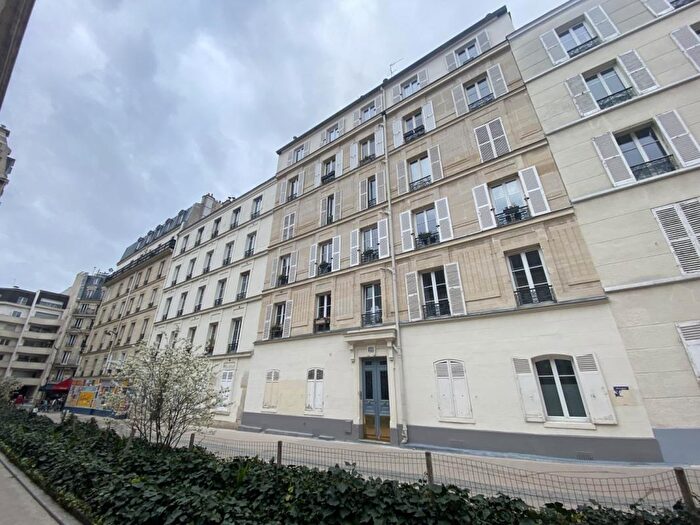 Appartement à louer - Paris e , La Fourche, Guy Moquet - 2 pièces - 1 chambre