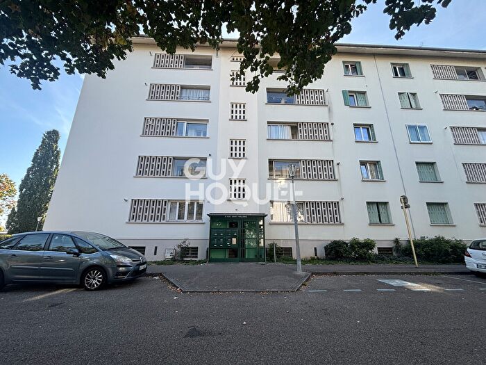 Mulhouse, Bourtzwiller - Appartement 4 pièces à louer