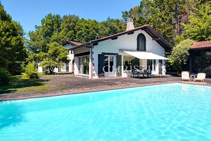 Maison à vendre - Ascain - 9 pièces - 7 chambres