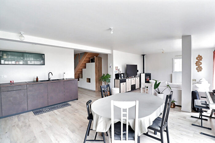 Maison 8 pièces à Saint-Aubin-dAubigné, à vendre