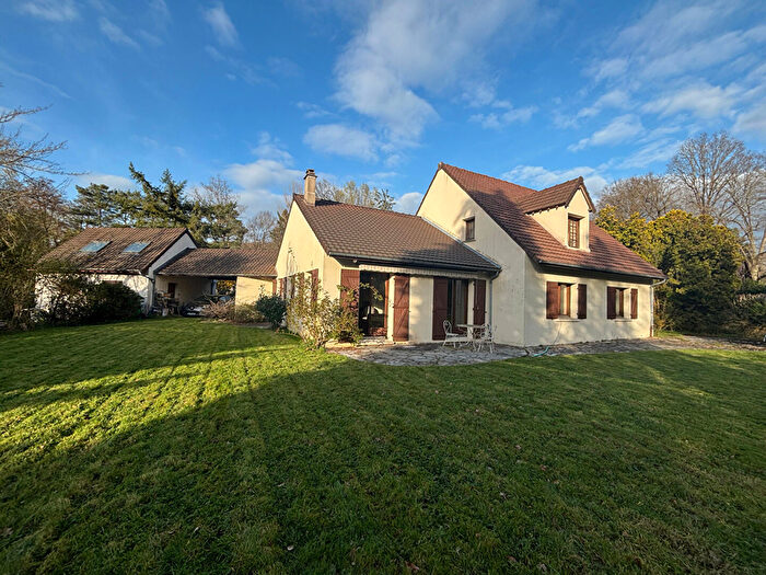 Maison à vendre - Saint-Rémy-lHonoré - 9 pièces - 6 chambres