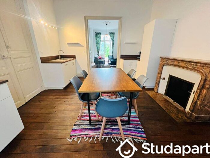 Trois Quartiers-Centre Ville, Poitiers : Appartement 1 pièce à louer
