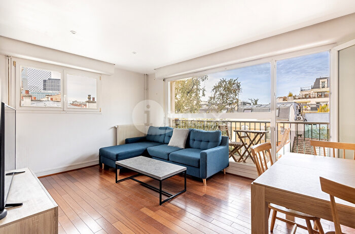 Courbevoie, Marceau République : Appartement 3 pièces à vendre