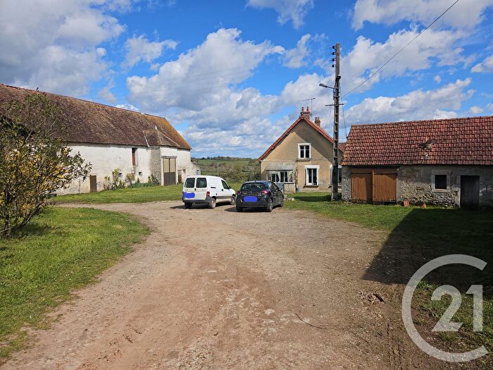 Maison à vendre - Saint-Pierre-le-Moûtier - 5 pièces - 3 chambres