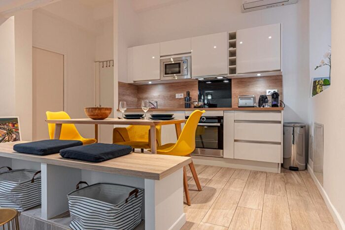 Appartement à vendre - Nice, Vieux Nice - 2 pièces - 1 chambre