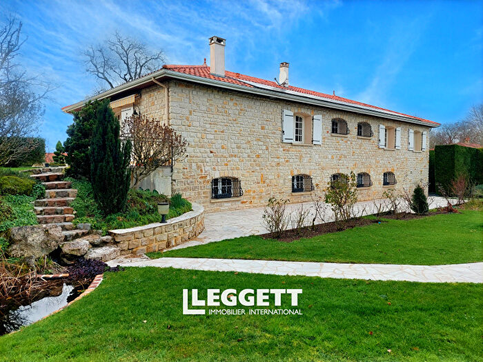 Maison à vendre - Angoulême, Saint-Ausone, Saint-Martin - 12 pièces - 7 chambres