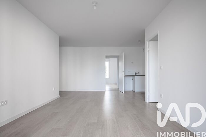 Appartement à vendre - Neuilly-sur-Marne, Bourg ancien, Pré Fleuri, Rives de Neuilly - 4 pièces - 3 chambres