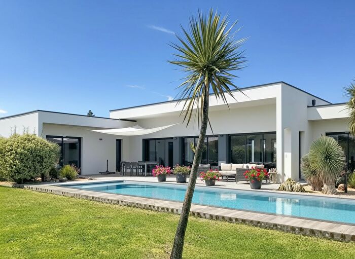 Maison à vendre - Saint-Sulpice-la-Pointe - 5 pièces - 4 chambres