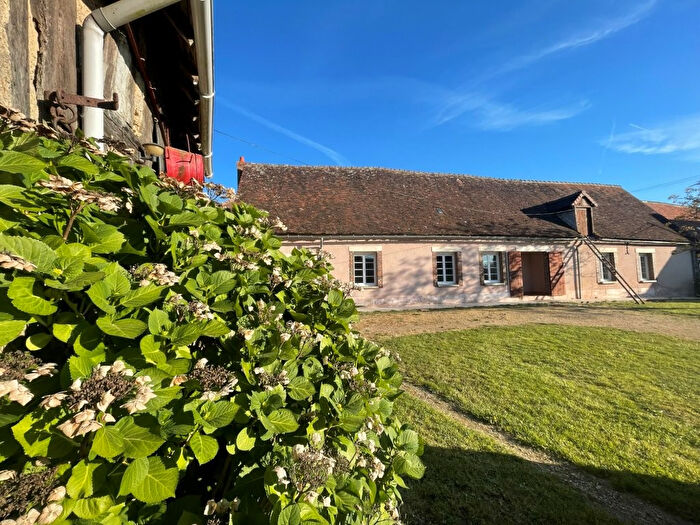 Maison à vendre - La Bazoche-Gouet - 5 pièces - 3 chambres