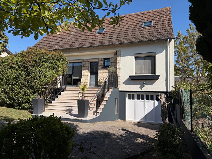 Maison 6 pièces à Auxerre, Les Rosoirs, à vendre