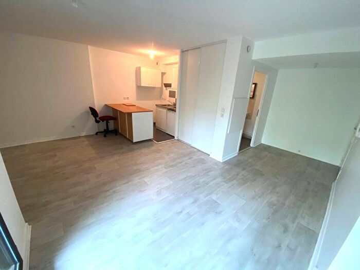 Appartement à louer - Mairie-Gare, Ris Orangis - 1 pièce