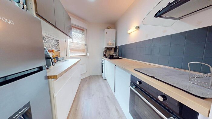 Appartement à louer - Le Grand Vivier-Le Garet-Pontbichet-Troussier, Villefranche-sur-Saône - 3 pièces - 2 chambres