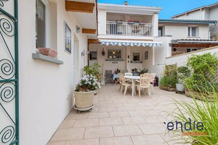 Maison à vendre - Hagetmau - 5 pièces - 3 chambres