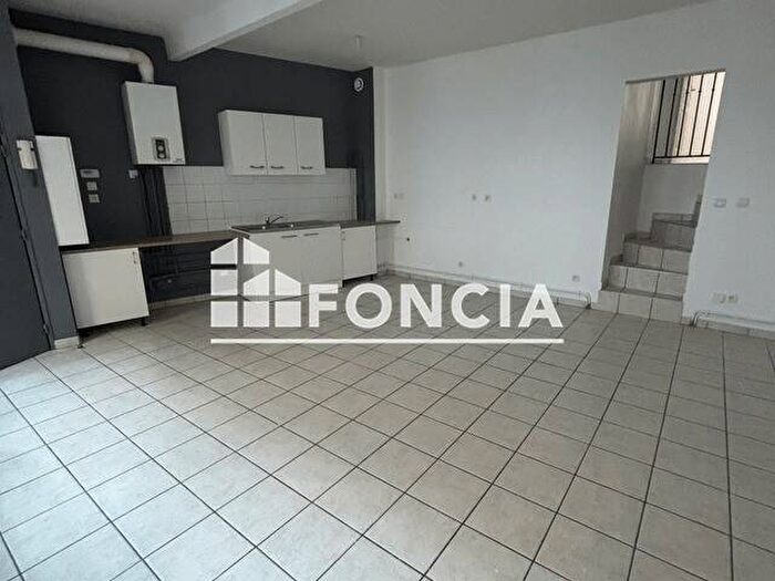 Appartement à louer - Hyper Centre-Vieille Ville, Saint-Étienne - 3 pièces - 2 chambres