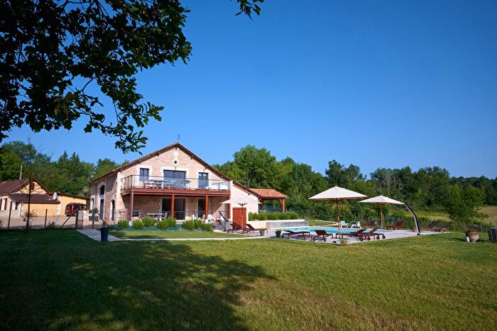 Maison à vendre - Montpon-Ménestérol - 16 pièces - 11 chambres