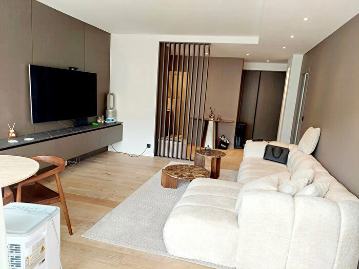 Courbevoie, Hôtel de ville : Appartement 4 pièces à vendre